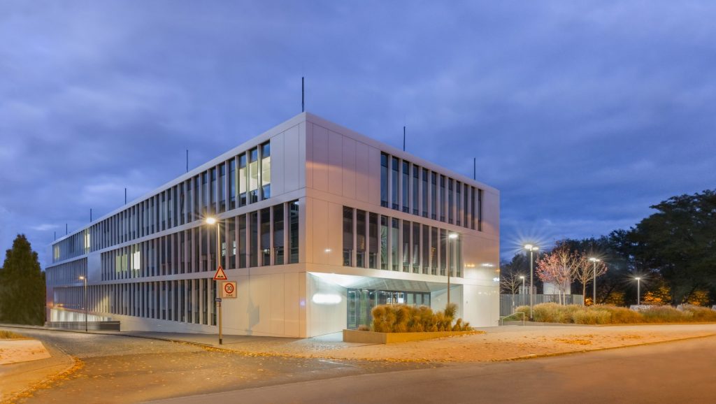 saving space in new laboratory buildings